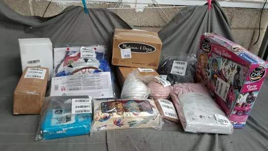 Lot 355: 13 ASSORTED ITEMS TO INCLUDE: ADIDAS SET, MONTY BOJANGLES SET ...