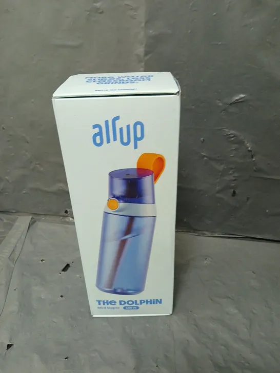 Lot 8181: BOXED AND SEALED AIR UP THE DOLPHIN MINI SIPPER 600ML WATER ...