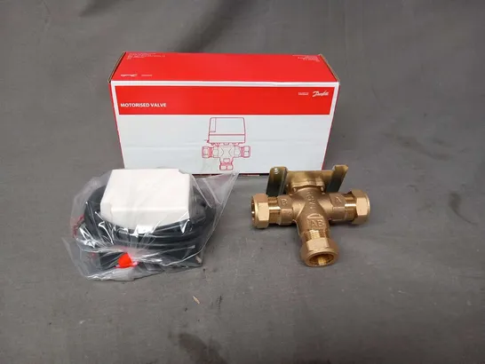 Lot 527: BOXED DANFOSS MOTORISED VALVE HS3 3-PORT SHOE VALVE H-SERIES ...