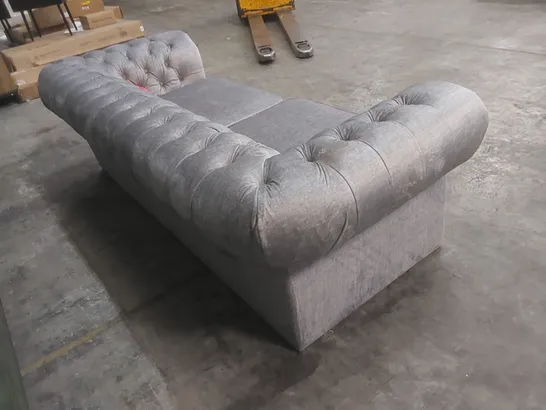 Lot 42: DESIGNER LAURA FABRIC CHESTERFIELD 3 SEATER SOFA - SILVER ...