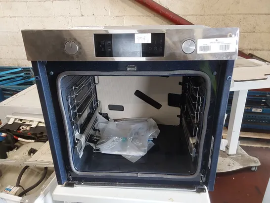 Lot 186: SAMSUNG NV75N5641RS IN-BUILT ELECTRIC OVEN - 4823854 | Simon ...