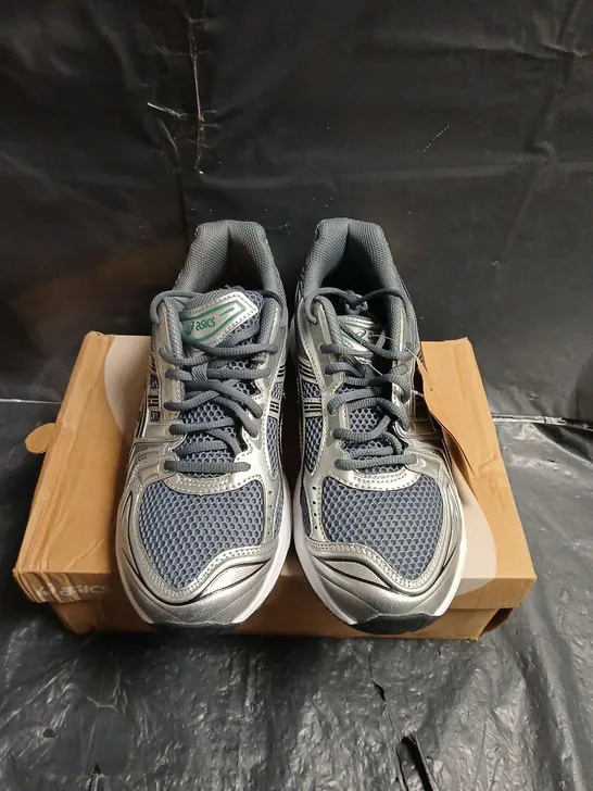 Lot 724: BOXED PAIR OF ASICS RUNNING SHOES – UK SIZE 8.5 - 5402210 ...