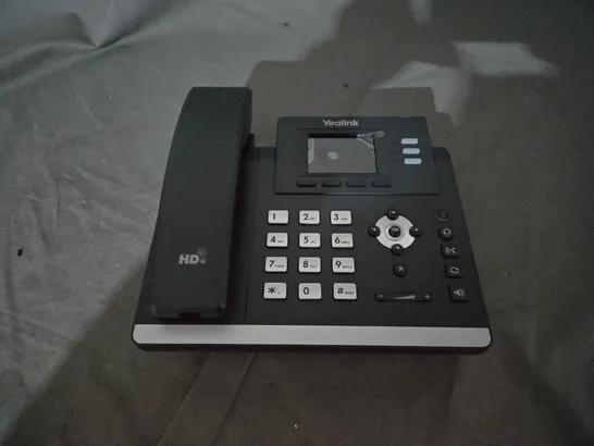 Lot 6002: BOXED YEALINK SMART BUSINESS PHONE MP52 E2 - 5019619 | Simon ...