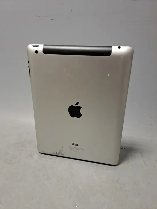 Lot 7035: APPLE IPAD A1460 - 5078134 | Simon Charles Auctioneers