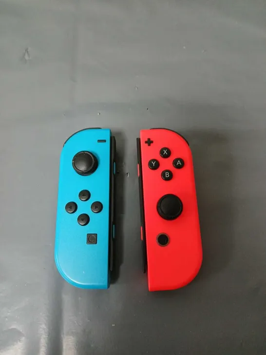 Lot 3459: NINTENDO SWITCH JOY-CON PADS - 5105474 | Simon Charles ...