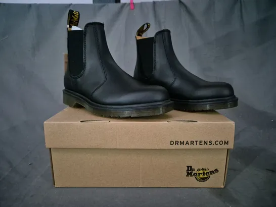 Lot 7025: BOXED PAIR OF DR MARTENS 2976 ANKLE BOOTS IN BLACK UK SIZE 5 - 5004758 | Simon Charles ...