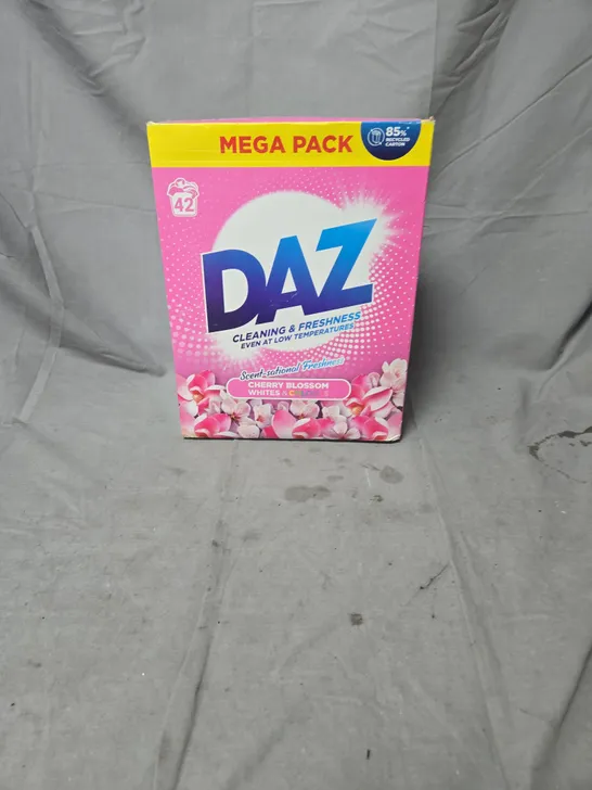 Lot 1316: DAZ CLEANING & FRESHNESS MEGA PACK LAUNDRY DETERGENT – CHERRY ...