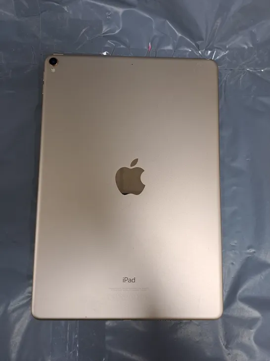 Lot 4105: APPLE IPAD PRO MODEL A1701 - 5165956 | Simon Charles Auctioneers