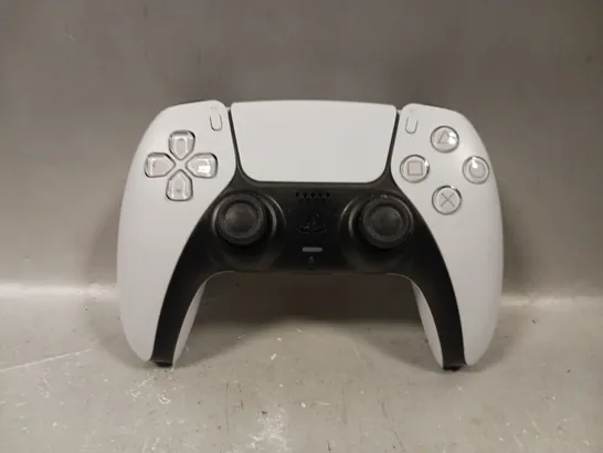 Lot 4548: BOXED SONY PLAYSTATION 5 WITH DISC TRAY - CFI-1016A - 5005593 ...