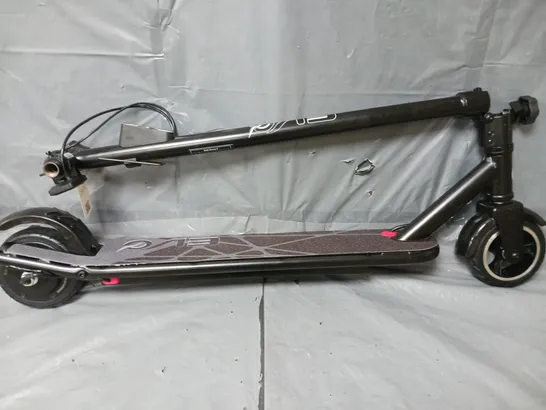 Lot 3392: EVO VT3 E-SCOOTER - BLACK - COLLECTION ONLY RRP £259.99 ...