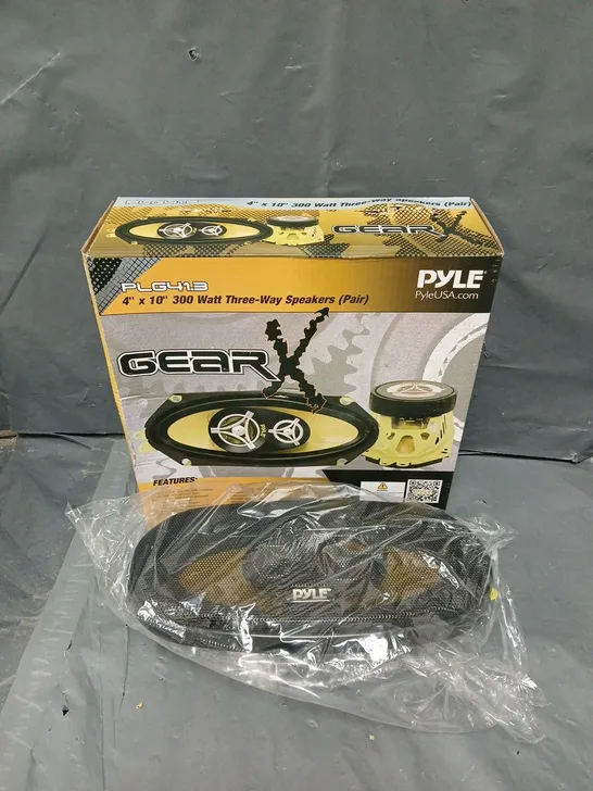 Lot 4387: BOXED PYLE GEAR PLG41.3 4"X10" 300 WATT 3-WAY SPEAKER SYSTEM ...