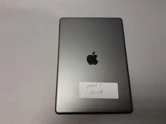 Lot 2203: APPLE IPAD 10.2 A2197 IN SILVER - 4622785 | Simon Charles ...