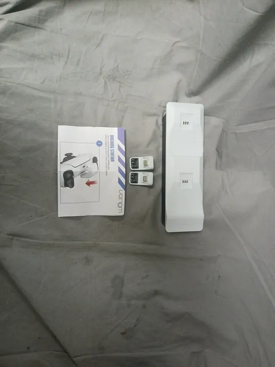Lot 3476: PLAYSTATION 5 DOCKING STATION WITH TWO MODULAR ADAPTERS ...