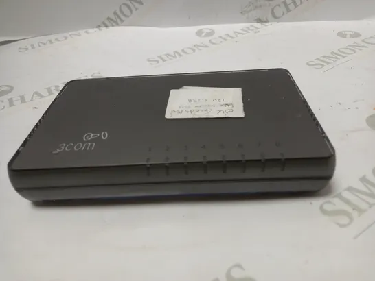 Lot 1839: 3COM GIGABIT (3CGSU08) 8-PORT EXTERNAL SWITCH - 4567656 ...