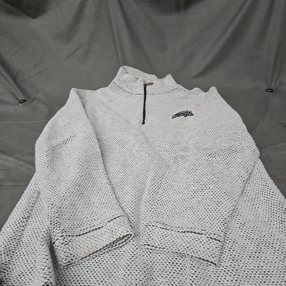 Lot 3458: WEIRD FISH GREY KNITTED JUMPER – UK L - 5487776 | Simon ...