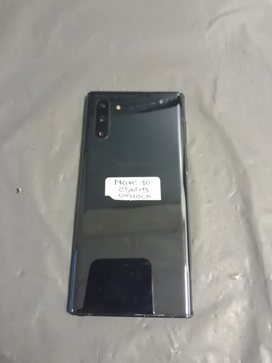 Lot 7016: UNBOXED SAMSUNG GALAXY NOTE 10 256GB IN BLACK - 5129179 ...