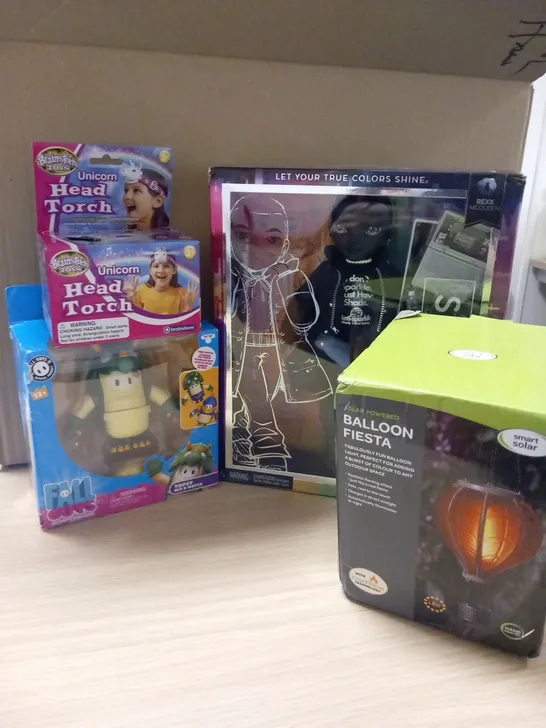 Lot 207: APPROXIMATELY 10 ASSORTED PRODUCTS TO INCLUDE; SOLAR POWERED ...