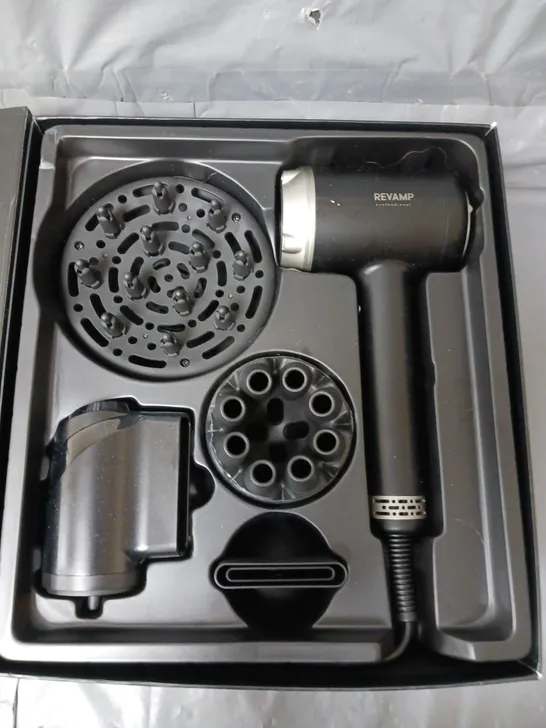 Lot 2047: REVAMP ENIGMA PRO SERIES BRUSHLESS PROFESSIONAL 1600W HAIR ...