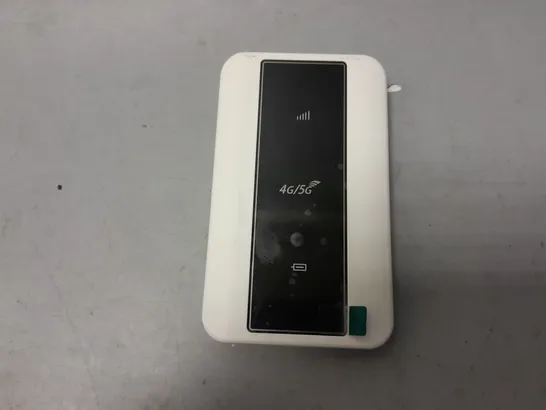 Lot 2000: MF968 4G WIRELESS ROUTER - 4734464 | Simon Charles Auctioneers