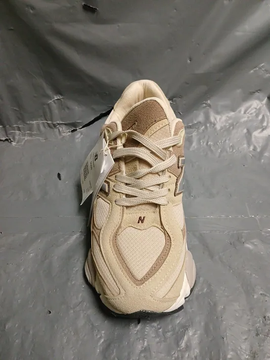 Lot 1400: NEW BALANCE ABSORB TENNIS TRAINERS - 6 - 5246896 | Simon ...