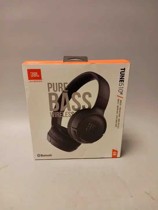 Lot 8001: BOXED JBL TUNE 510BT PURE BASS WIRELESS HEADPHONES - 4675331 ...