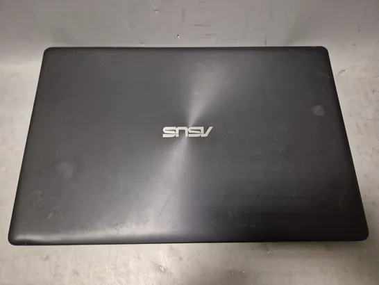 Lot 4558: ASUS P550L SERIES LAPTOP - 5193300 | Simon Charles Auctioneers