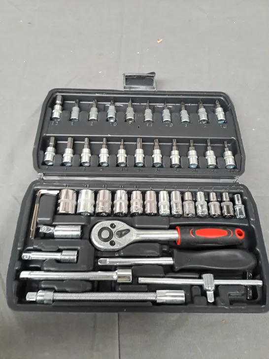 Lot 9004: AUTOMOTIVE SOCKET REPAIR KIT - 4735172 | Simon Charles ...