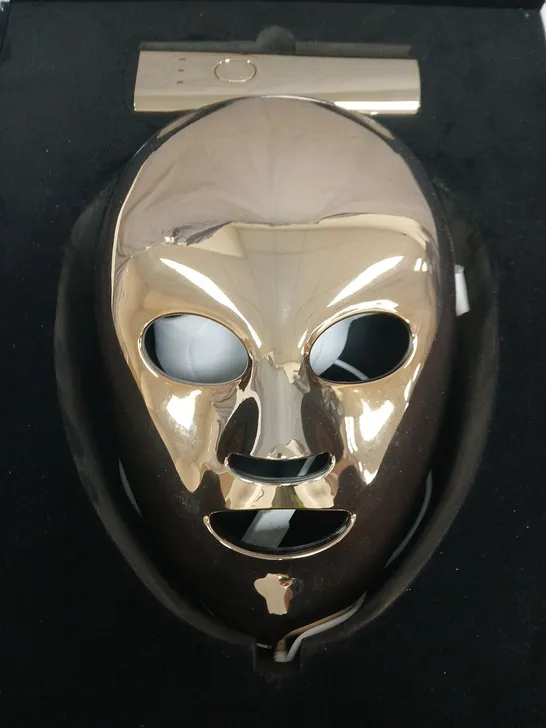 Lot 5429: BOXED OPATRA LONDON - CLEO MASK IN GOLD - 5381059 | Simon ...