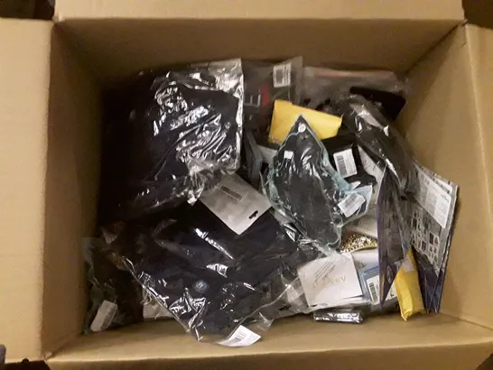 Lot 804: LARGE QUANTITY OF ASSORTED ITEMS TO INCLUDE ELLESE BLUE BACK ...