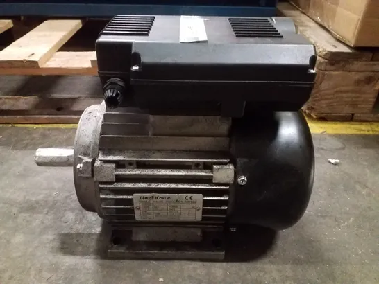 Lot 567: CLARKE 3HP SINGLE PHASE 2-POLE MOTOR (230V) - 5437870 | Simon ...