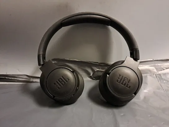 Lot 7278: JBL MODEL UNSPECIFIED BLACK HEADPHONES - 5041631 | Simon ...
