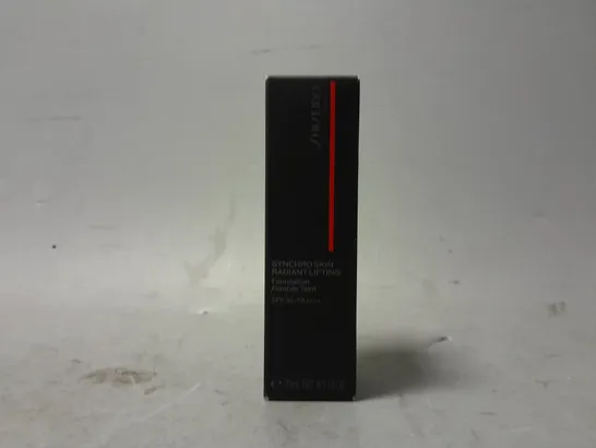 Lot 1350: SHISEIDO SYNCHRO SKIN RADIANT LIFTING FOUNDATION 150 LACE ...