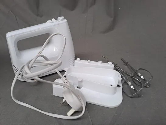 Lot 3022: BOXED COOKWORKS WHITE ELECTRIC HAND MIXER - 4754539 | Simon ...