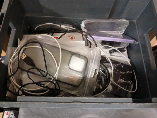 Lot 18: LOT OF ASSORTED MOBILE PHONE ACCESSORIES TO INCLUDE CASES ...