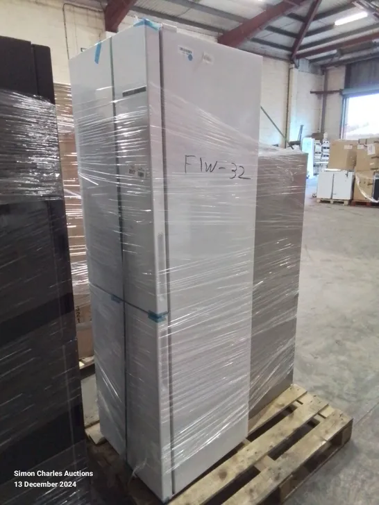 Lot 2017: BOSCH SERIES 2 KGN FRIDGE FREEZER AND RUSSELL HOBBS LOW FROST ...