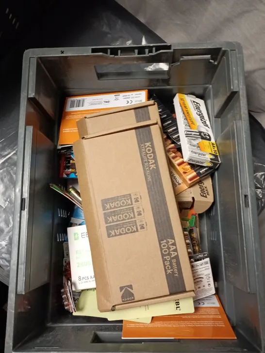 Lot 71: BOX OF APPROXIMATELY 20 PACKS OF ASSORTED BATTERIES - 5477651 ...