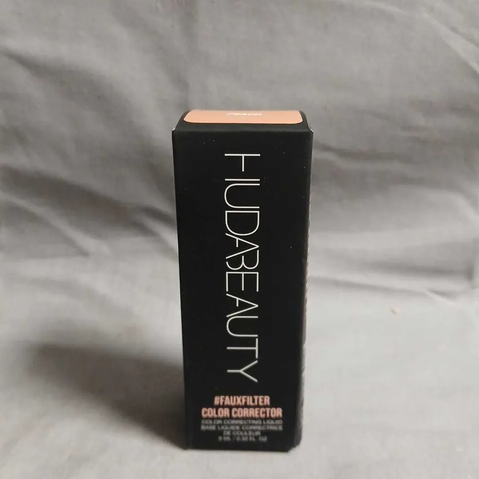 Lot 1321: HUDA BEAUTY FAUX FILTER COLOR CORRECTOR – BOXED - 5350123 ...