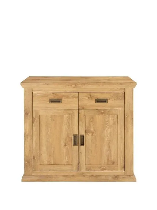 Lot 30: BOXED CLIFTON COMPACT WOOD EFFECT SIDEBOARD - OAK EFFECT (1 BOX ...