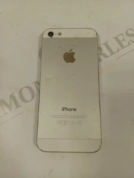 Lot 2341: APPLE IPHONE 5 (A1429) - 4592153 | Simon Charles Auctioneers