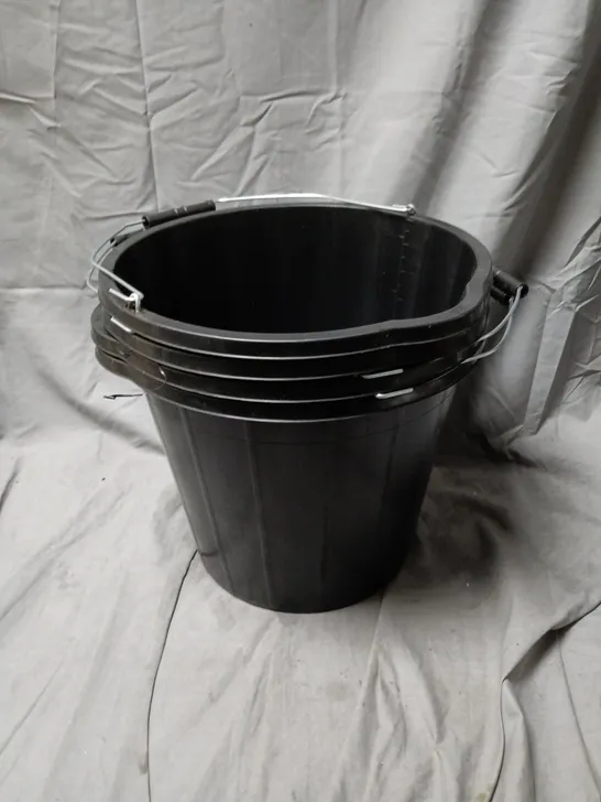 Lot 864: 4X 3 GALLON BUILDERS BUCKETS IN BLACK - 5409225 | Simon ...