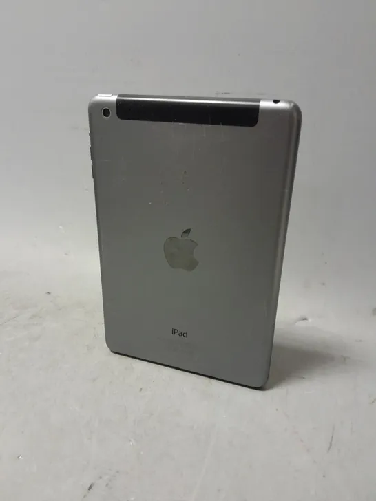 Lot 2155: APPLE IPAD MINI A1455 - 5113475 | Simon Charles Auctioneers