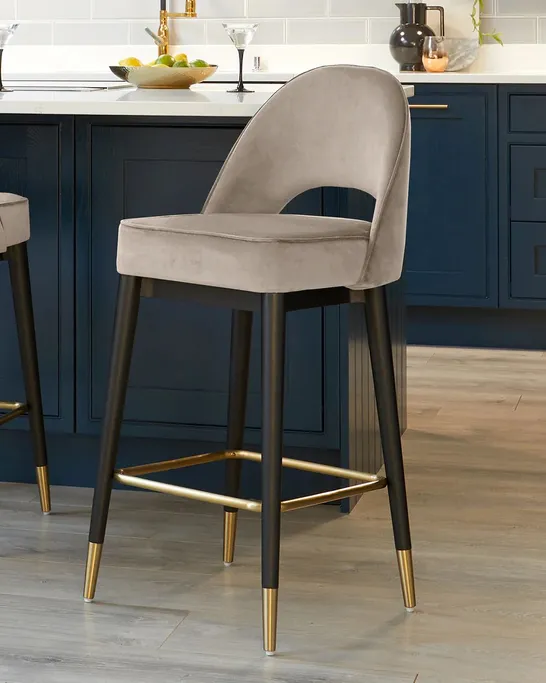 Lot 768: BOXED DANETTI CLOVER CHAMPAGNE VELVET BAR STOOL (1 BOX ...