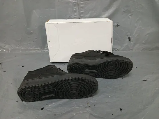 Lot 3447: BOXED PAIR OF NIKE AIR FORCE 1 ALL BLACK UK 7 - 5186005 ...