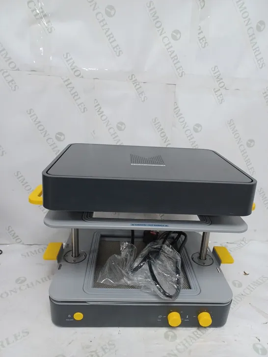 Lot 2083: MAYKU FORMBOX DESKTOP VACUUM FORMING MACHINE - 4677565 ...