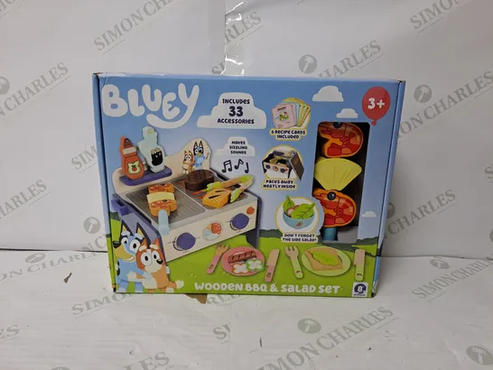 Lot 2589: BOXED BLUEY WOODEN BBQ AND SALAD SET RRP £29.99 - 4671021 ...