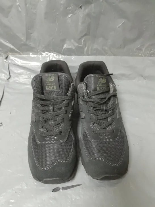 Lot 4827: NEW BALANCE CLASSIC 574 TRAINER BLACK SIZE 9 - 5121092 ...
