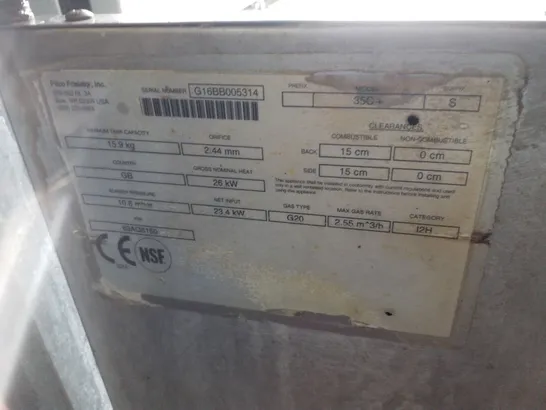 Lot 1507: PITCO M35C FRYALATOR TWIN-TANK GAS FRYER - 5353818 | Simon ...
