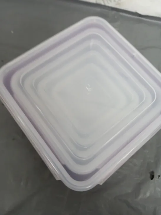 Lot 5385: LOCK & LOCK 5 PIECE SQUARE STORAGE CONTAINERS - 4781922 ...