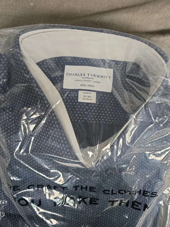 Lot 1062: BAGGED CHARLES TYRWHITT SLIM FIT SHIRT IN NAVY MULTI - 16 ...