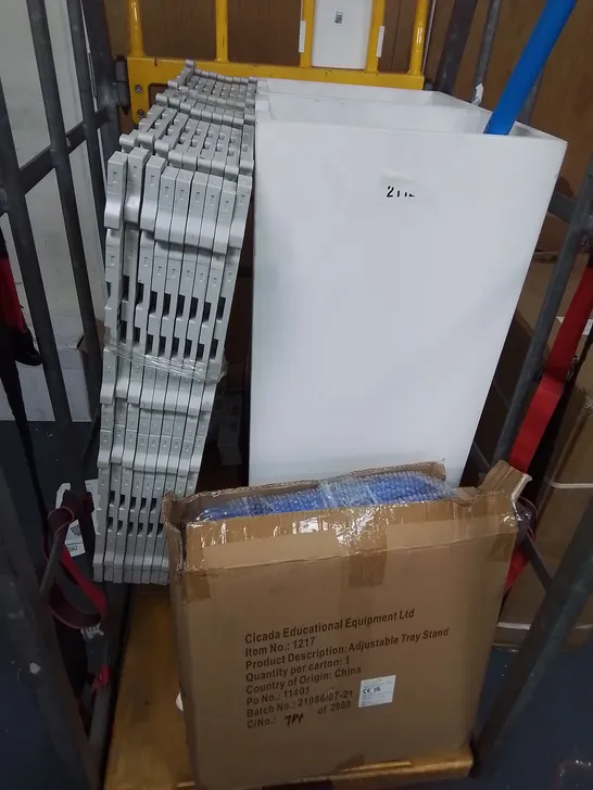 Lot 267: LOT OF ASSORTED ITEMS TO INCLUDE ASSORTED EDUCATIONAL ROBOTICS ...